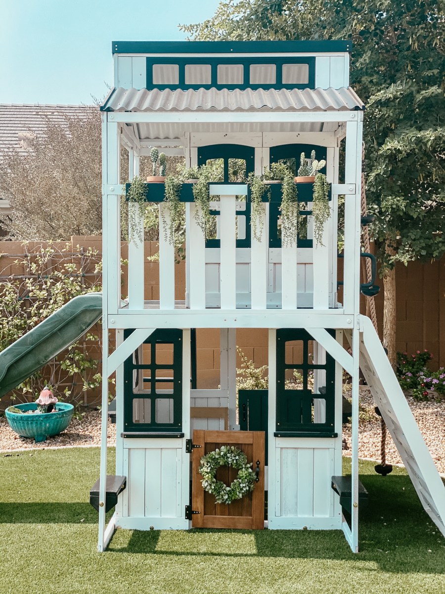 Lofty Heights Playhouse Hack – Elle&Cru
