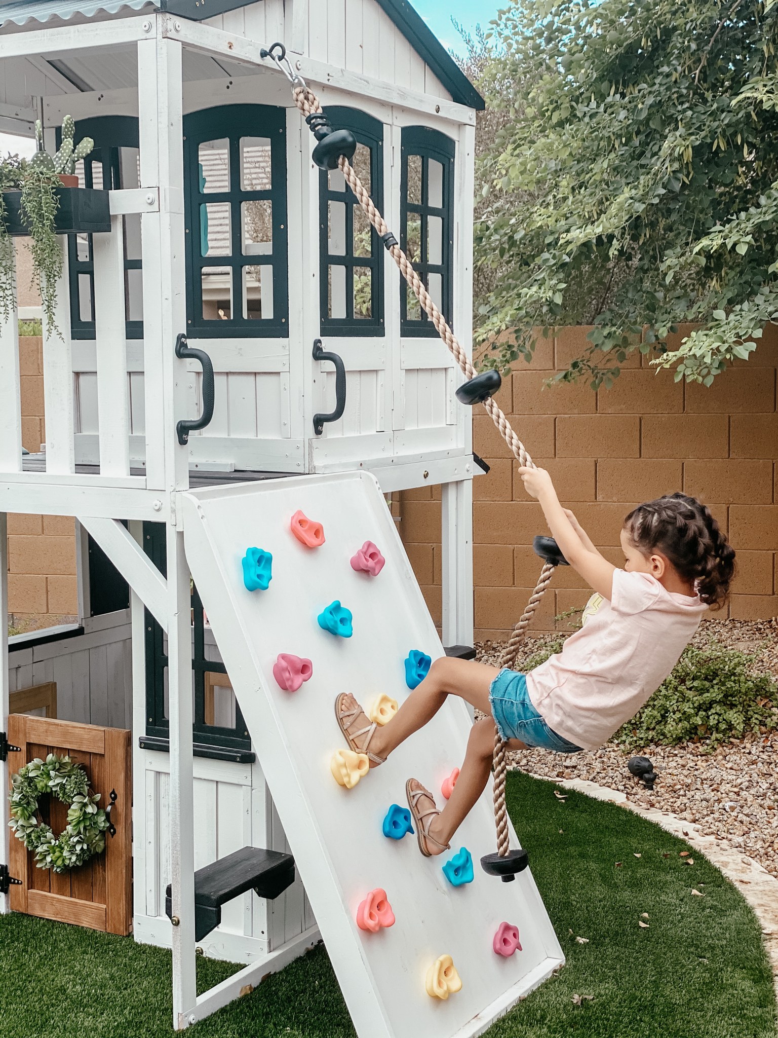 Lofty Heights Playhouse Hack – Elle&Cru